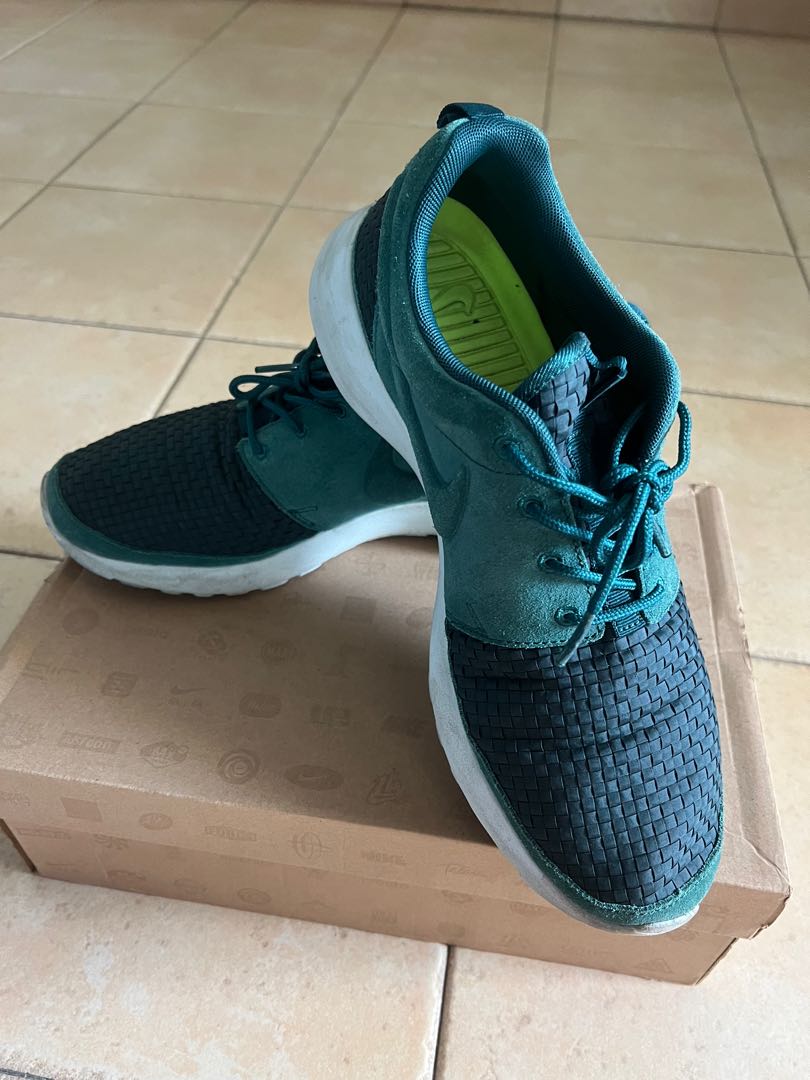 Nike Roche Run, Men's Fashion, Footwear, Sneakers on Carousell