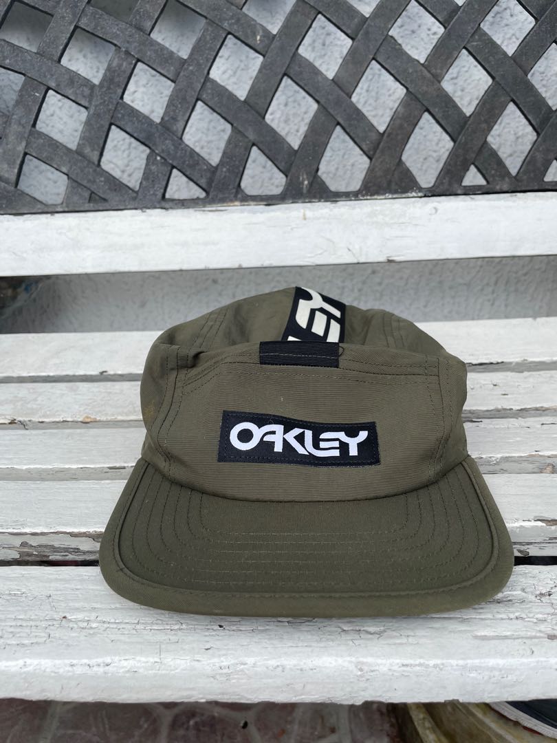Oakley Cap, Men's Fashion, Watches & Accessories, Caps & Hats on Carousell