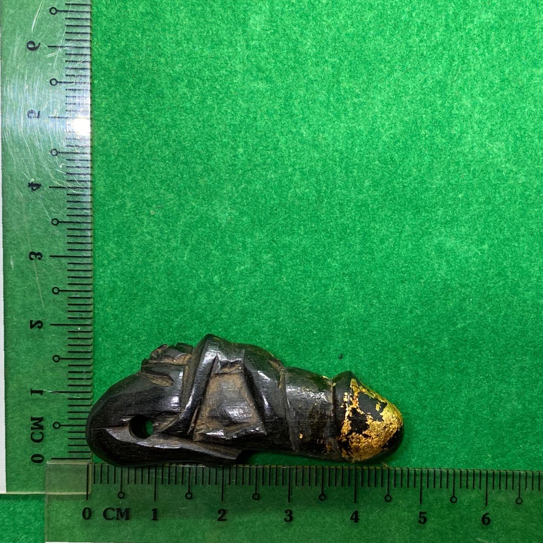 Palad Khik - Palakit Amulet (RARE) Wood material, Hobbies & Toys ...