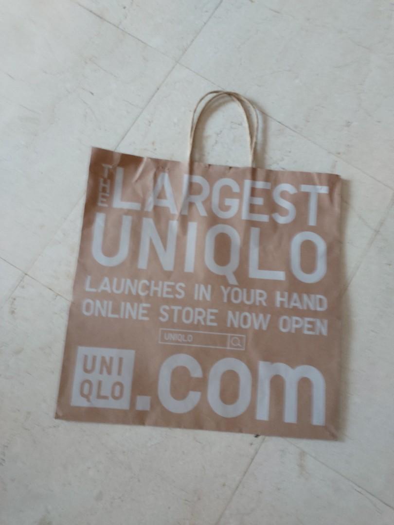 Paper bag uniqlo 38/38/15, Barang Yang Dicari di Carousell