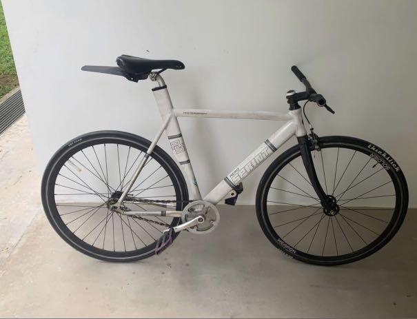 WTT WTS Fixie aero sprint rare coulor!!! The wheelset is the other pic ...