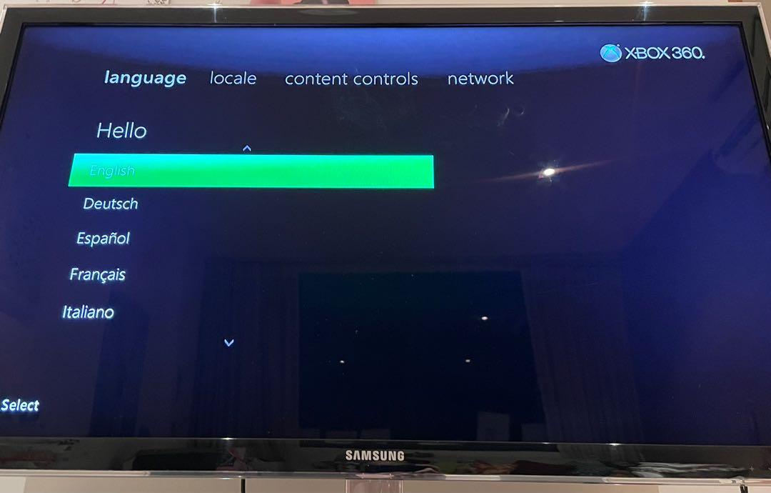 Xbox 360 (4gb) , Kinect Bar, 1 Controller, 16gb memory stick, Video ...