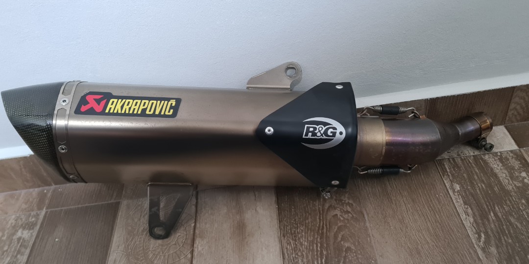 Xmax Original akrapovic exhaust (no cert), Motorcycles, Motorcycle ...