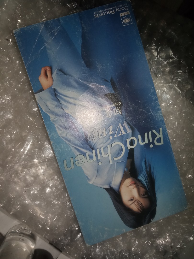 知念里奈 / Wing 日版 8cm CD Single, 興趣及遊戲, 音樂、樂器 & 配件, 音樂與媒體 - CD 及 DVD - Carousell