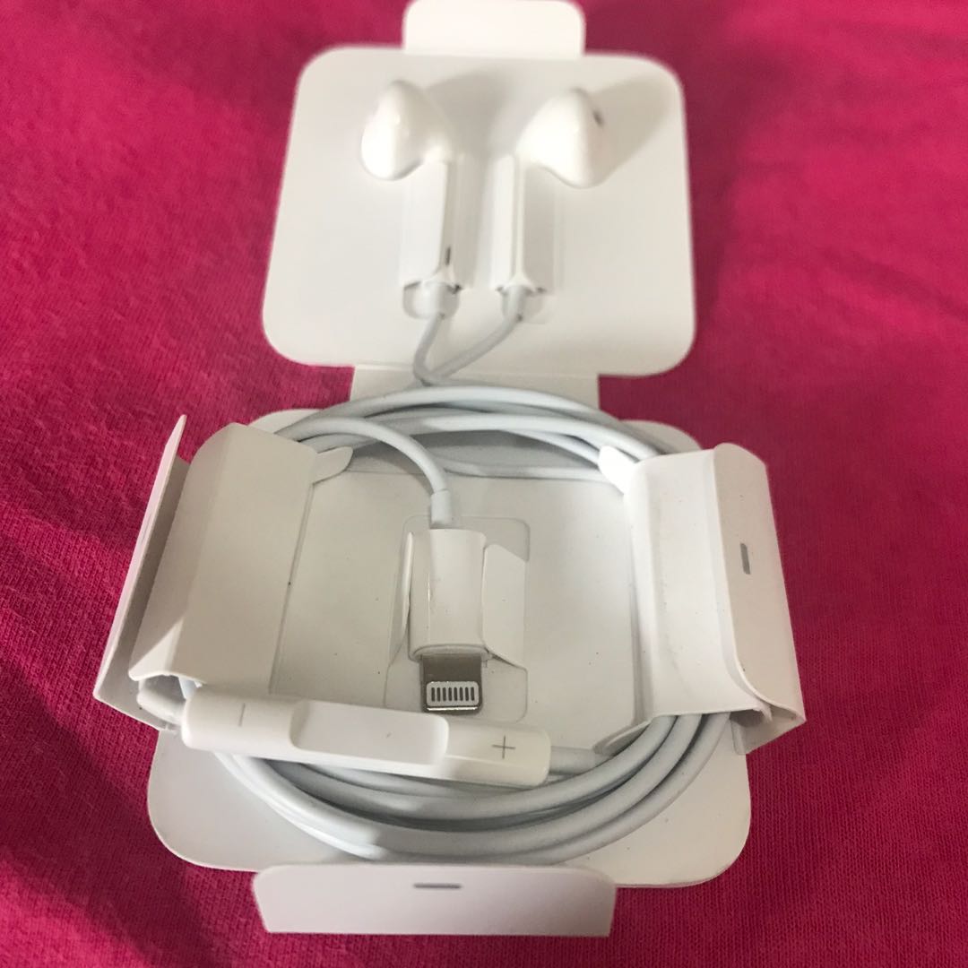 Apple iPhone iPad Lightning Earpods Headset, Mobile Phones & Gadgets ...