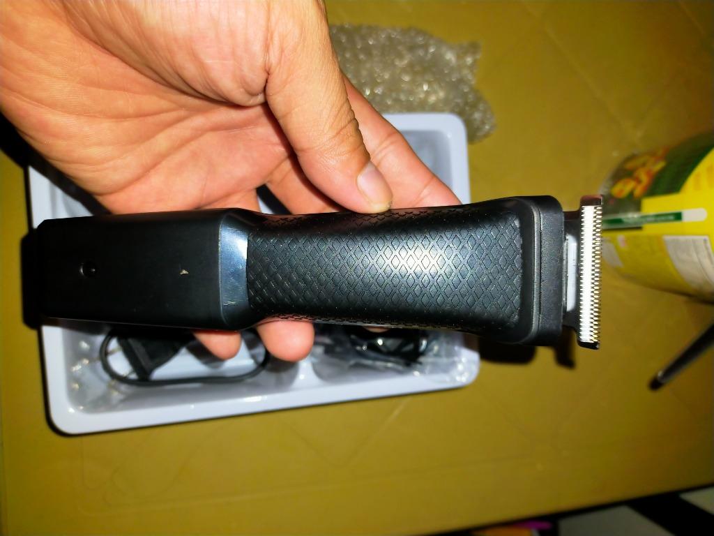 AXCS RECHARGEABLE HAIR CLIPPER, Mobile Phones & Gadgets, Other Gadgets ...