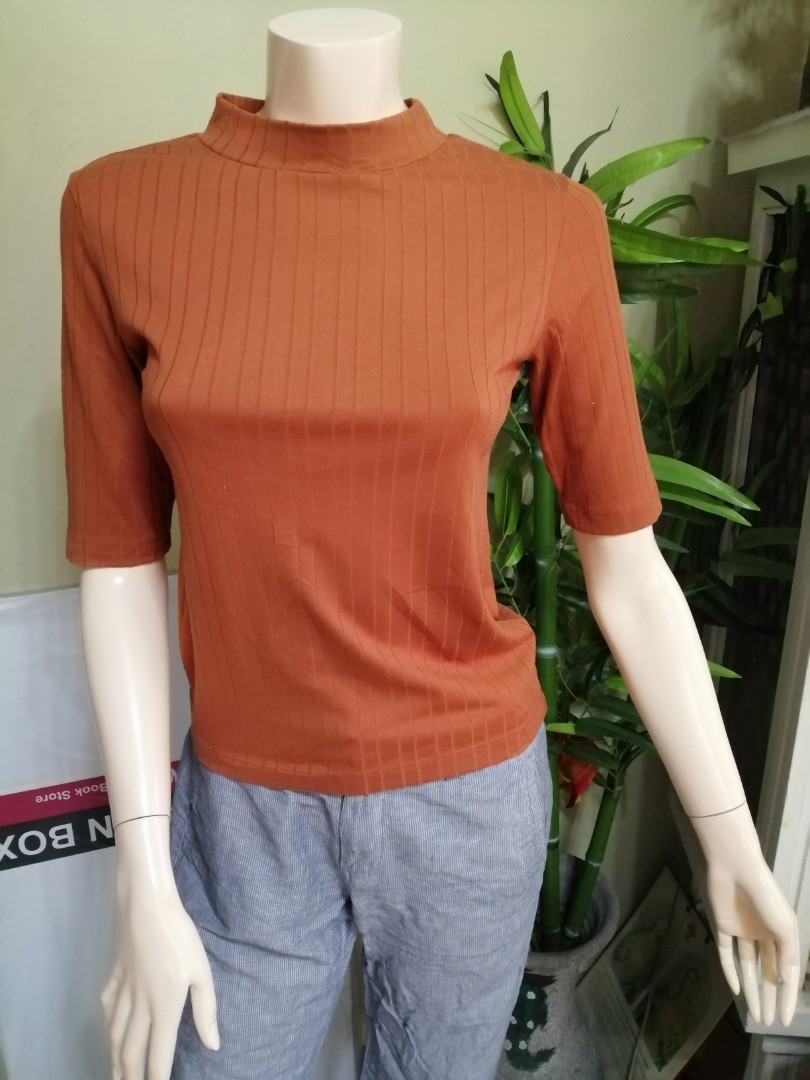 GU Top, Women's Fashion, Tops, Blouses on Carousell