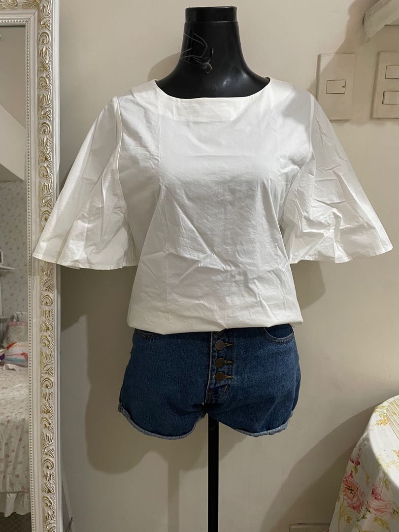 HQ White Top, Women's Fashion, Tops, Blouses on Carousell