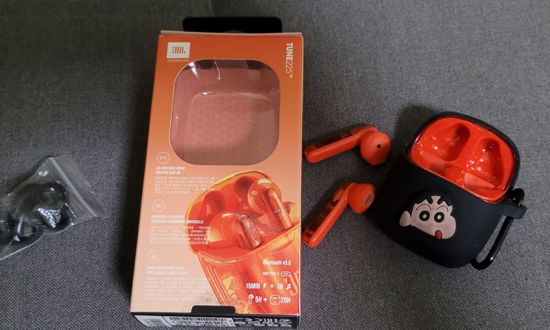 JBL tune 225 ghost edition, Audio, Headphones & Headsets on Carousell