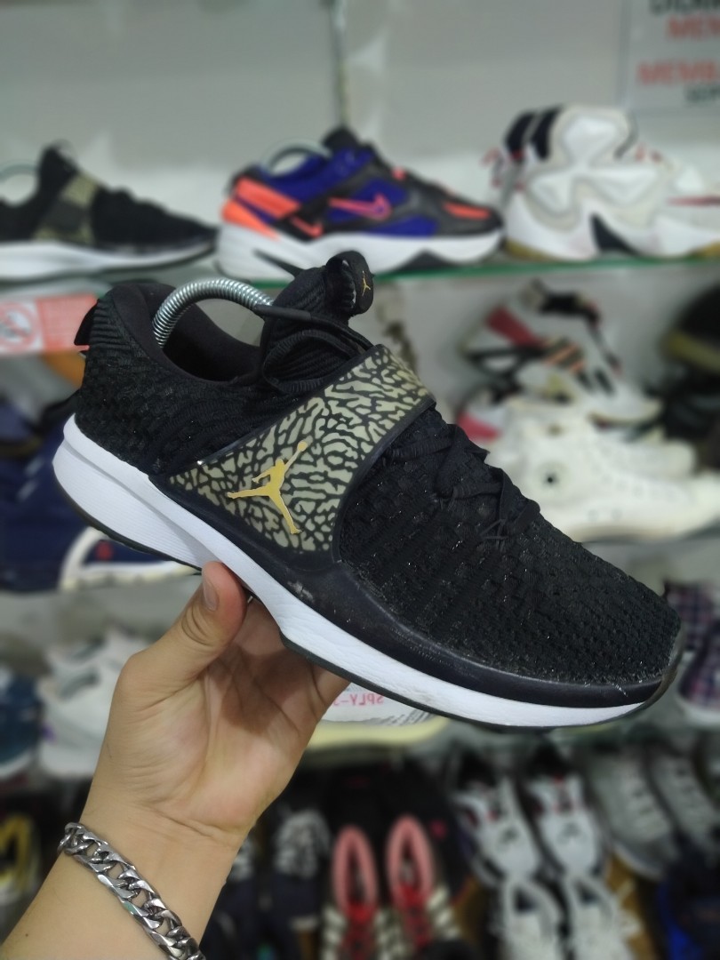 Nike Air Jordan Trainer, Fesyen Pria, Sepatu , Sneakers di Carousell