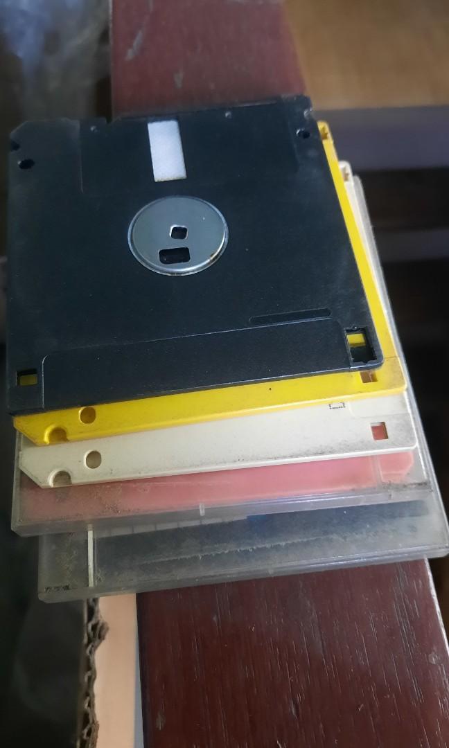 Old DVDs, Cassettes, Floppy disks. Good for collection/collectors, TV ...