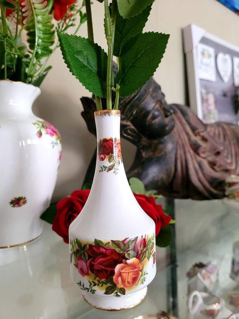 Royal albert OCR buds vases, Hobbies & Toys, Memorabilia & Collectibles ...
