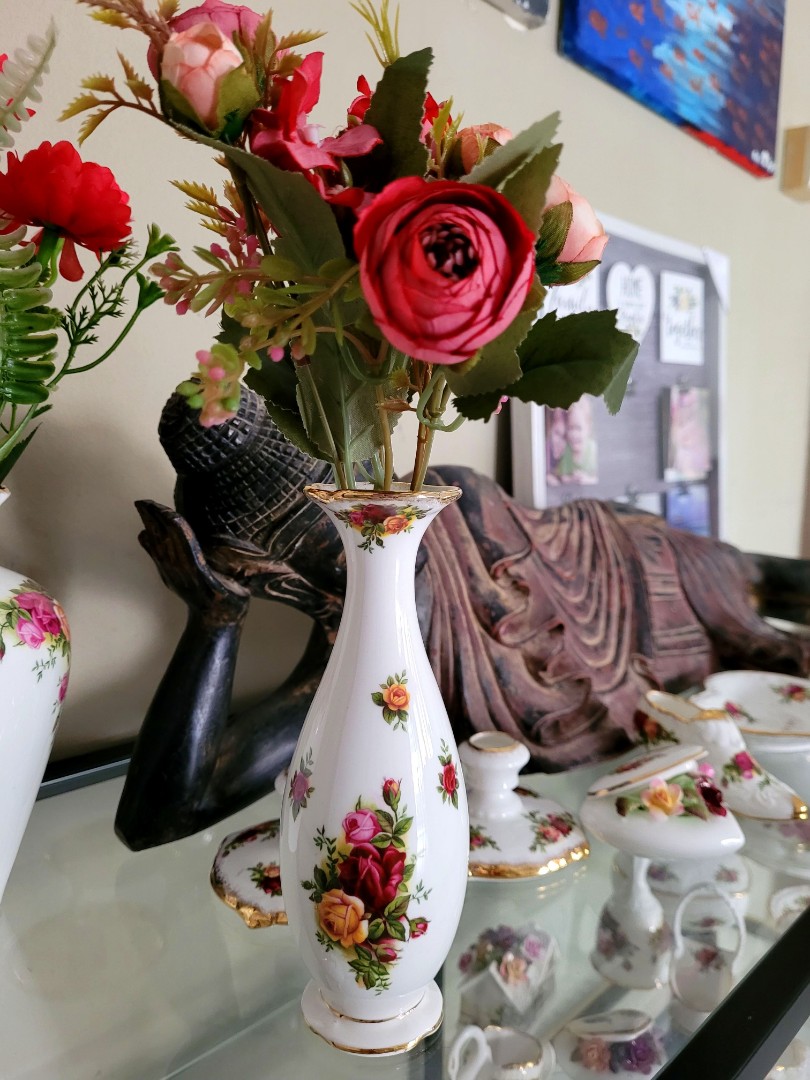Royal Albert OCR Small Vase, Furniture & Home Living, Kitchenware ...