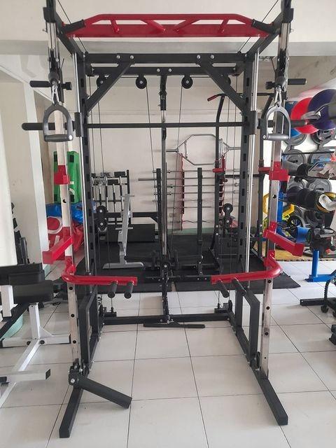 SMITH MACHINE With Free Bench, Sports Equipment, Exercise & Fitness ...