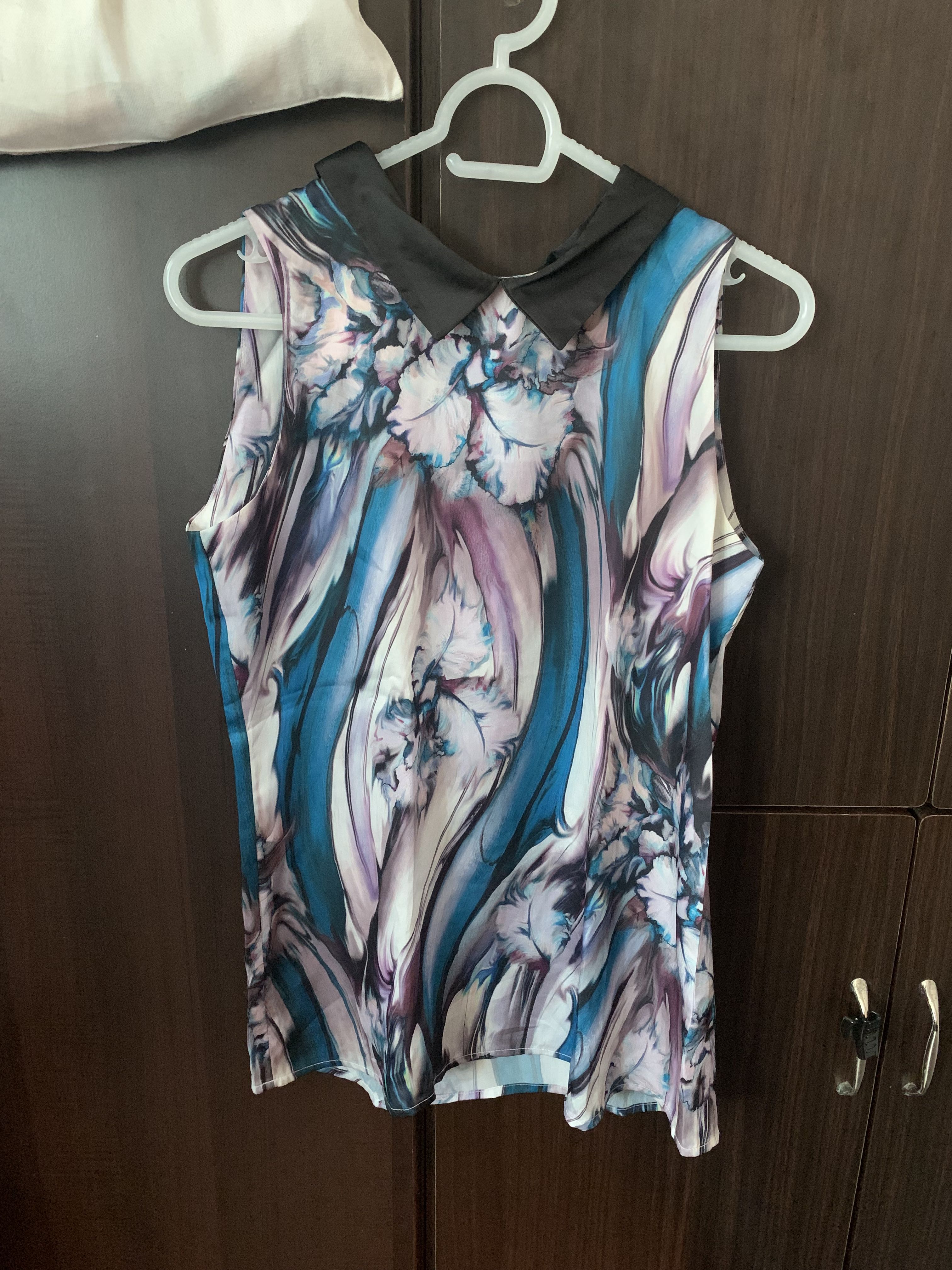 Tyler top, Women's Fashion, Tops, Sleeveless on Carousell
