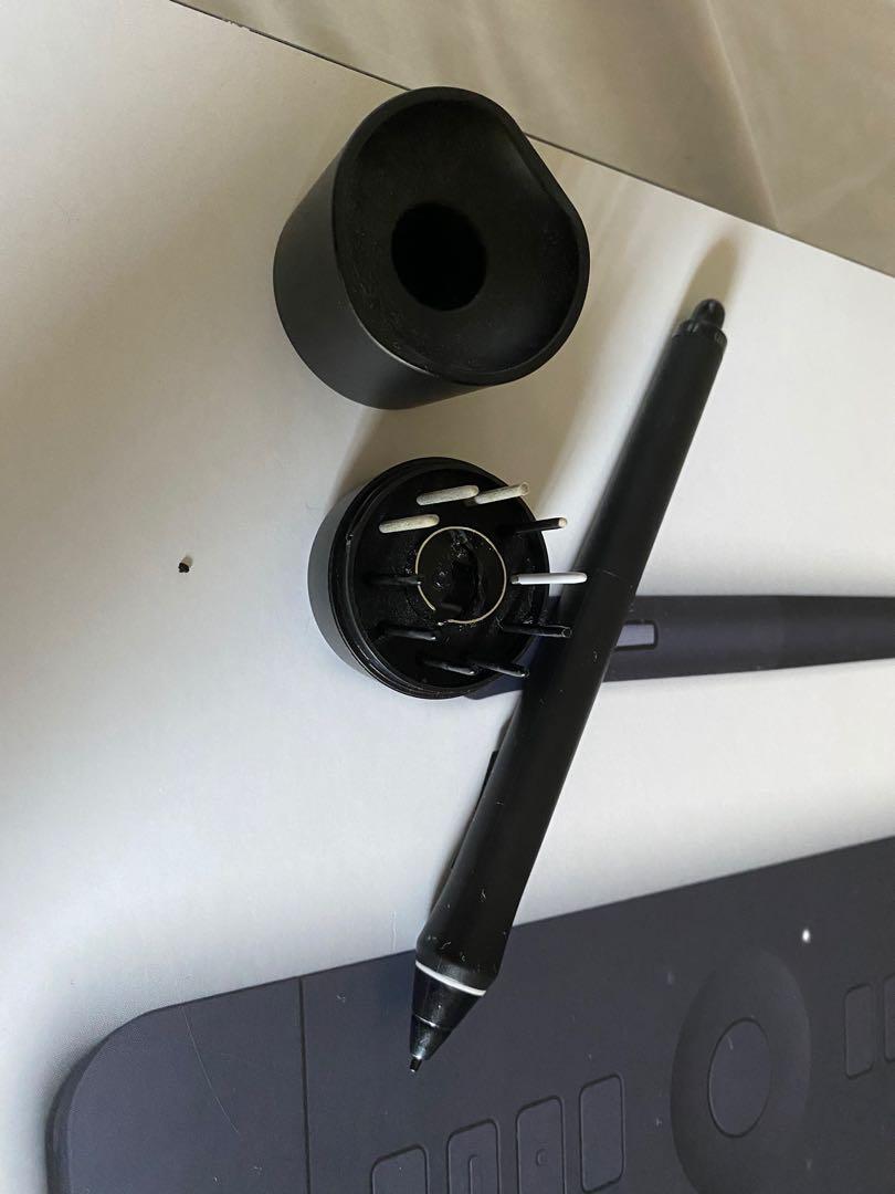 Wacom Intuos Pro Pen Tablet (Medium), Mobile Phones & Gadgets, Other ...