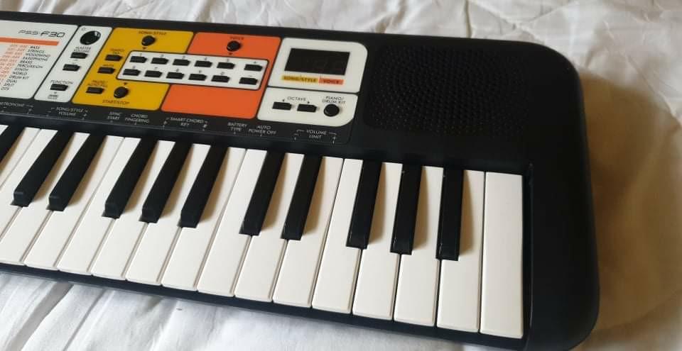 Yamaha PSS-F30, Hobbies & Toys, Music & Media, Musical Instruments on ...