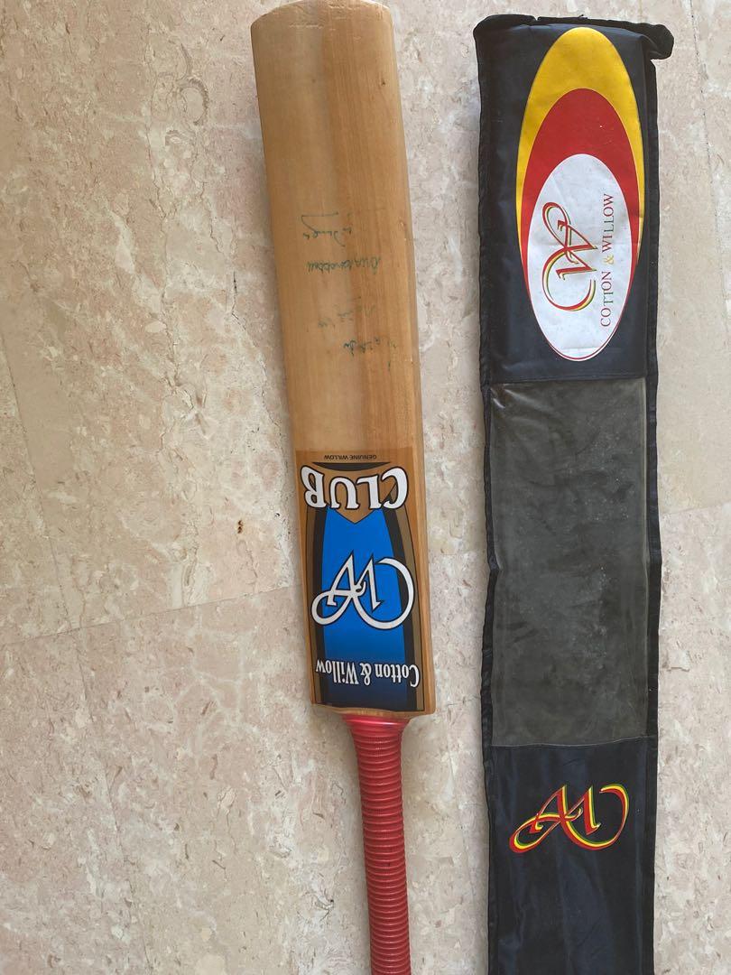 Cricket bat, autographed by four legends - including Dhoni, Sports ...