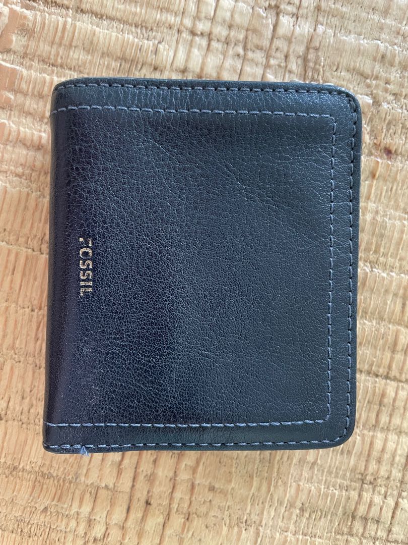 Fossil wallet, Women's Fashion, Bags & Wallets, Wallets & Card Holders ...