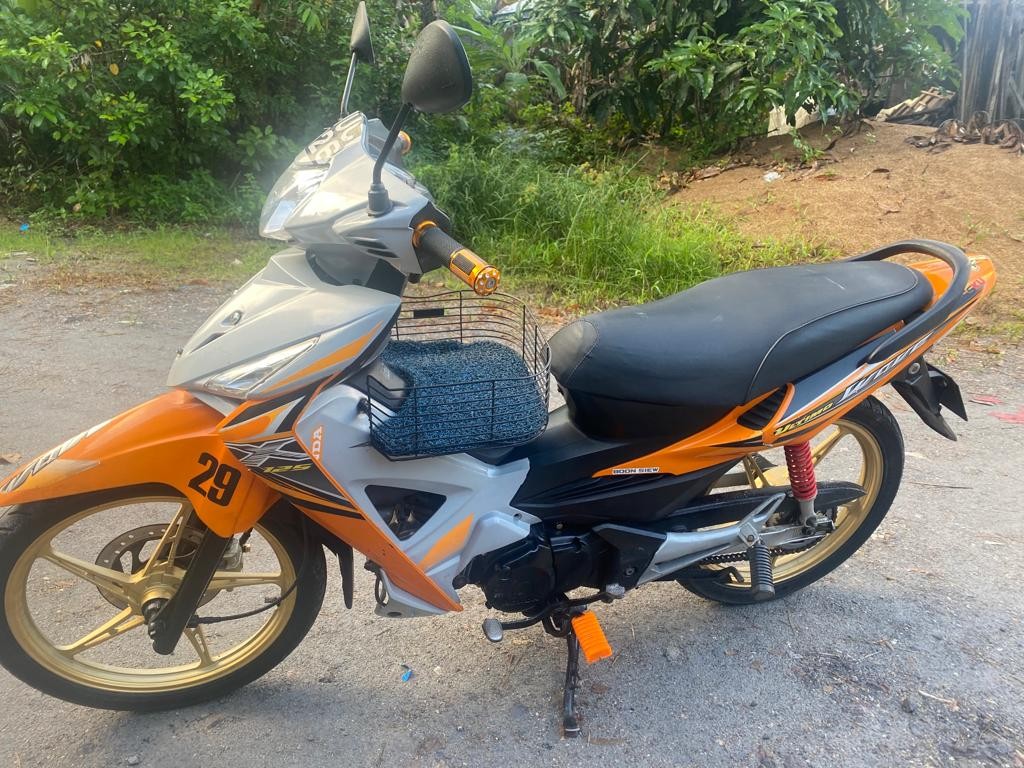 Honda wave 125 ultimo, Motorbikes on Carousell