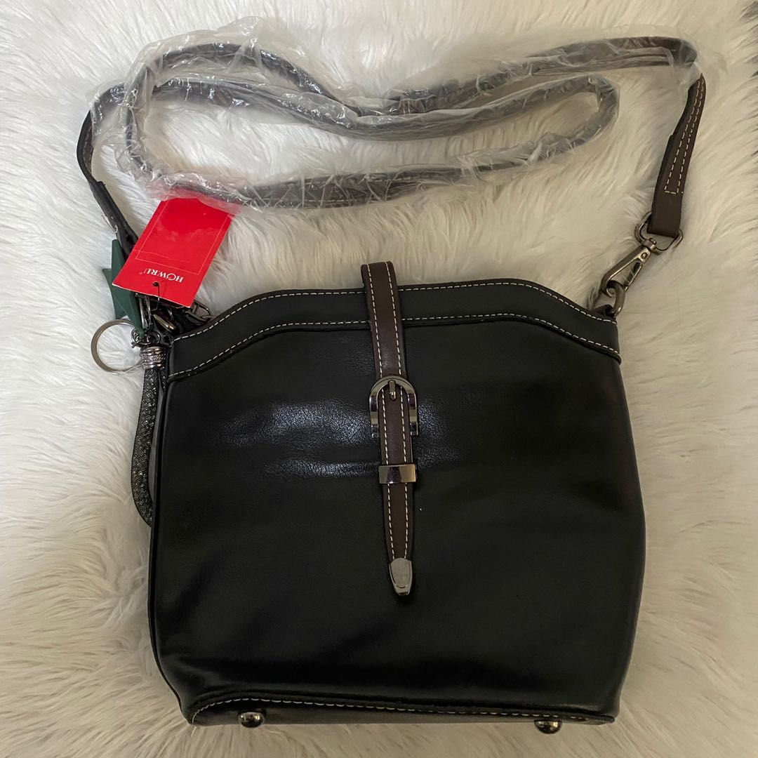 Howru Black bag, Women's Fashion, Bags & Wallets, Cross-body Bags on ...