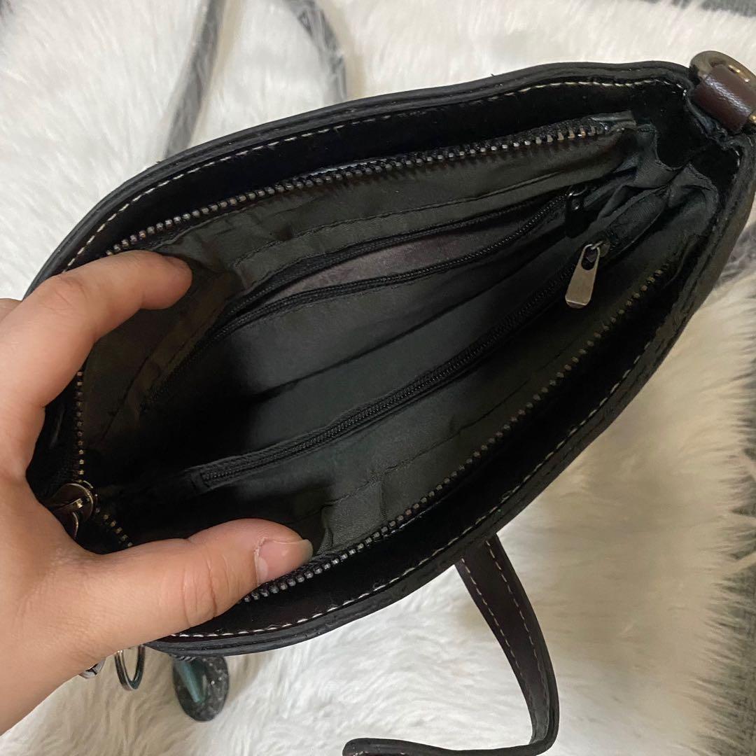 Howru Black bag, Women's Fashion, Bags & Wallets, Cross-body Bags on ...
