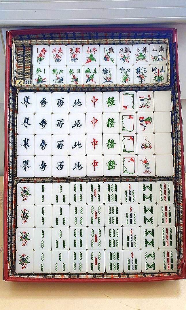 Mahjong set, Hobbies & Toys, Toys & Games on Carousell