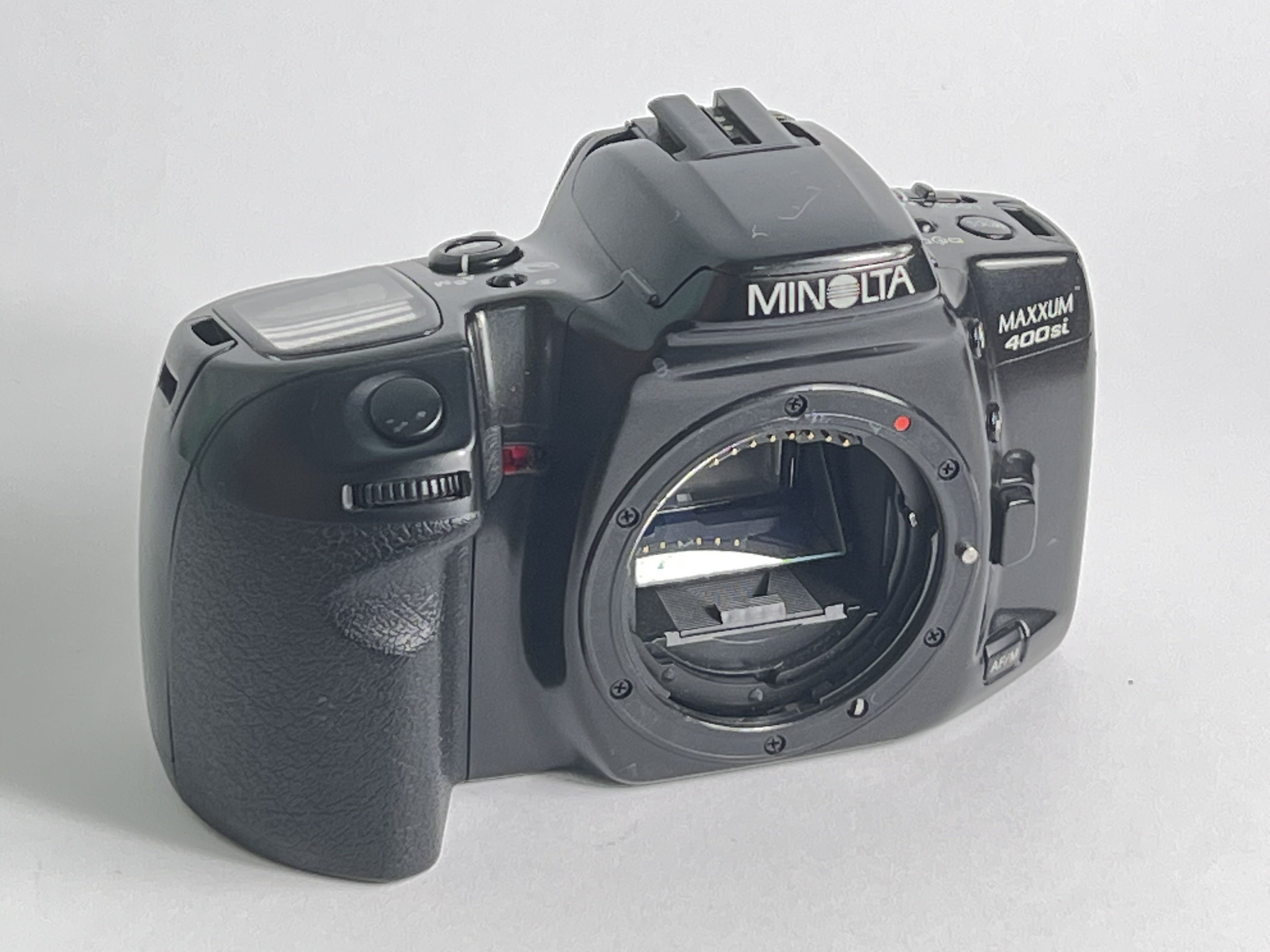 Minolta Maxxum 400si camera body black, Photography, Cameras on Carousell