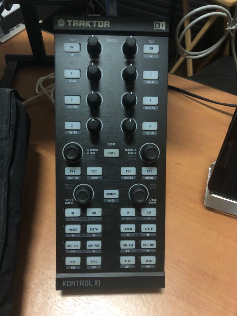 Native Instruments Traktor X1 MK1 MIDI controller Digital DJ, Hobbies ...