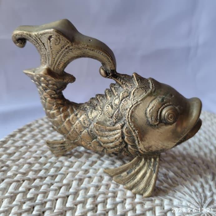 Patung ikan koi antik kuningan, Antik, Pajangan di Carousell