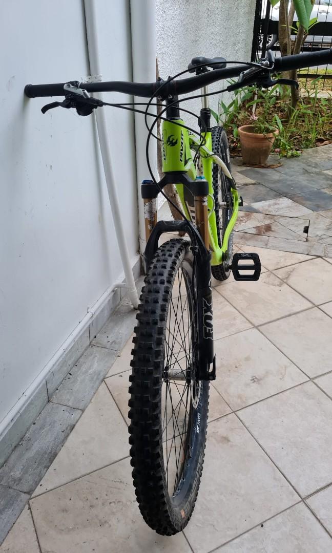 Pivot Les 27.5 Full Carbon L-Size, Sports Equipment, Bicycles & Parts ...