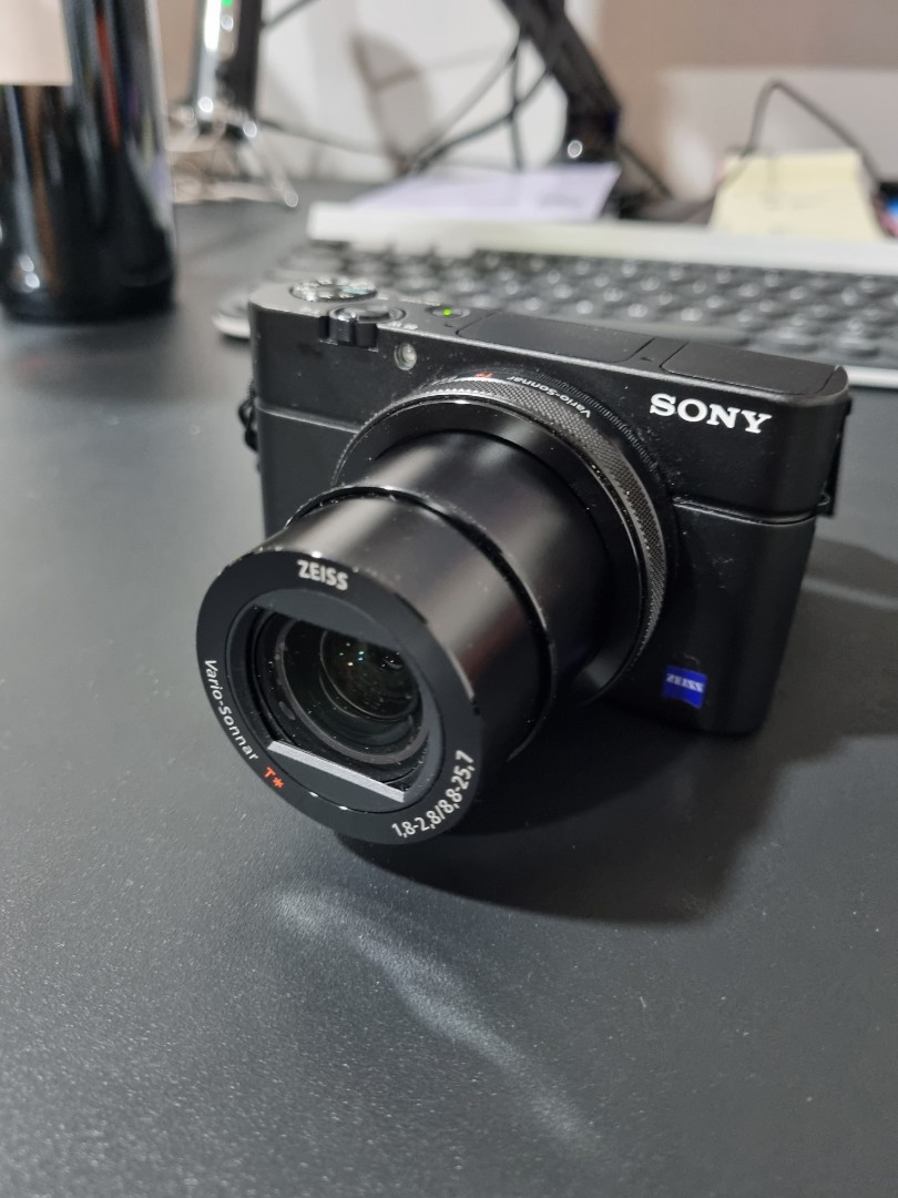 Sony Rx100 IV mk4, Photography, Cameras on Carousell