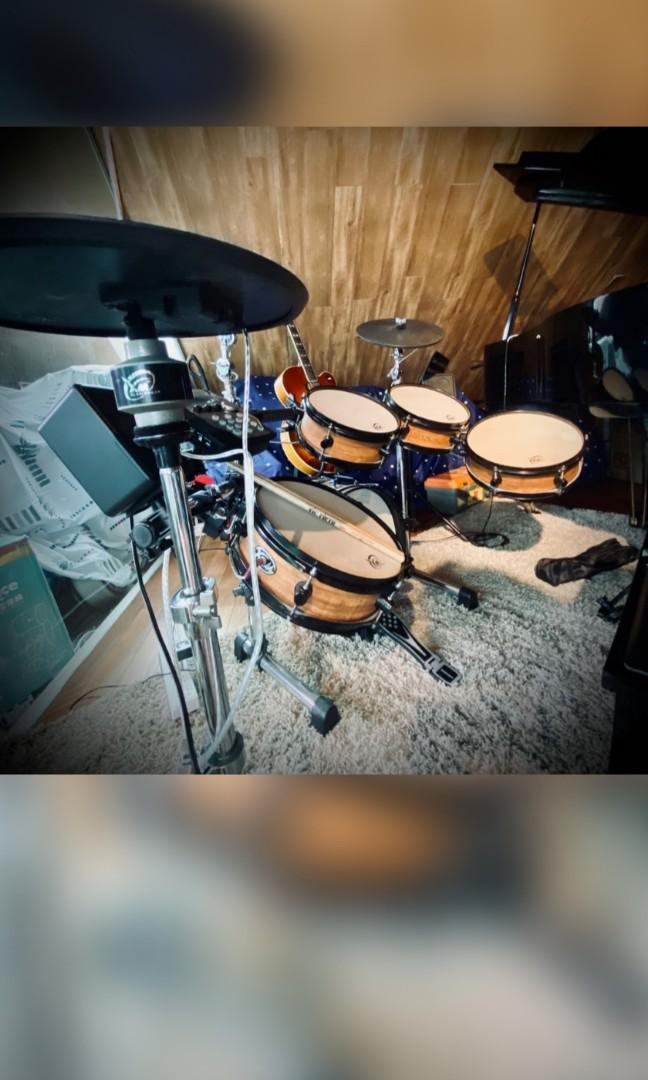 XM Drums made in Taiwan with a pair of Yamaha speakers, Hobbies & Toys ...