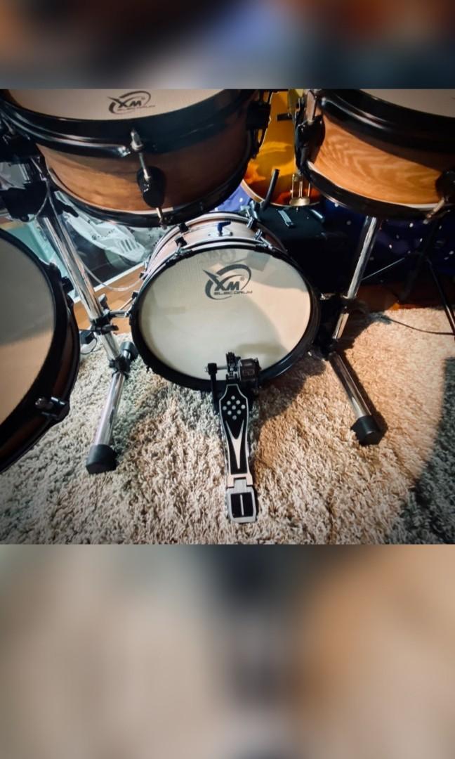 XM Drums made in Taiwan with a pair of Yamaha speakers, Hobbies & Toys ...