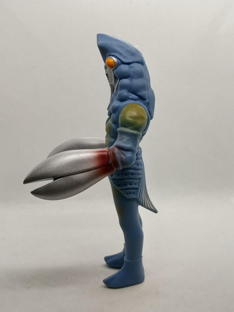 Bandai - Ultraman - Spark Dolls - Ultra Monster Series 500 - Alien ...