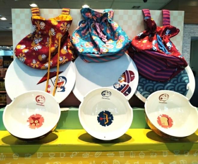 Doraemon Ramen bowl and Doraemon festive carrier, Furniture & Home ...