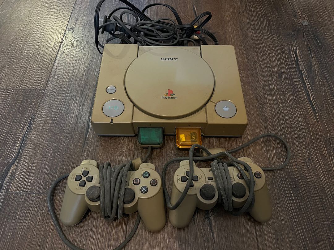 Original PlayStation 1 - for collectors, Video Gaming, Video Game ...