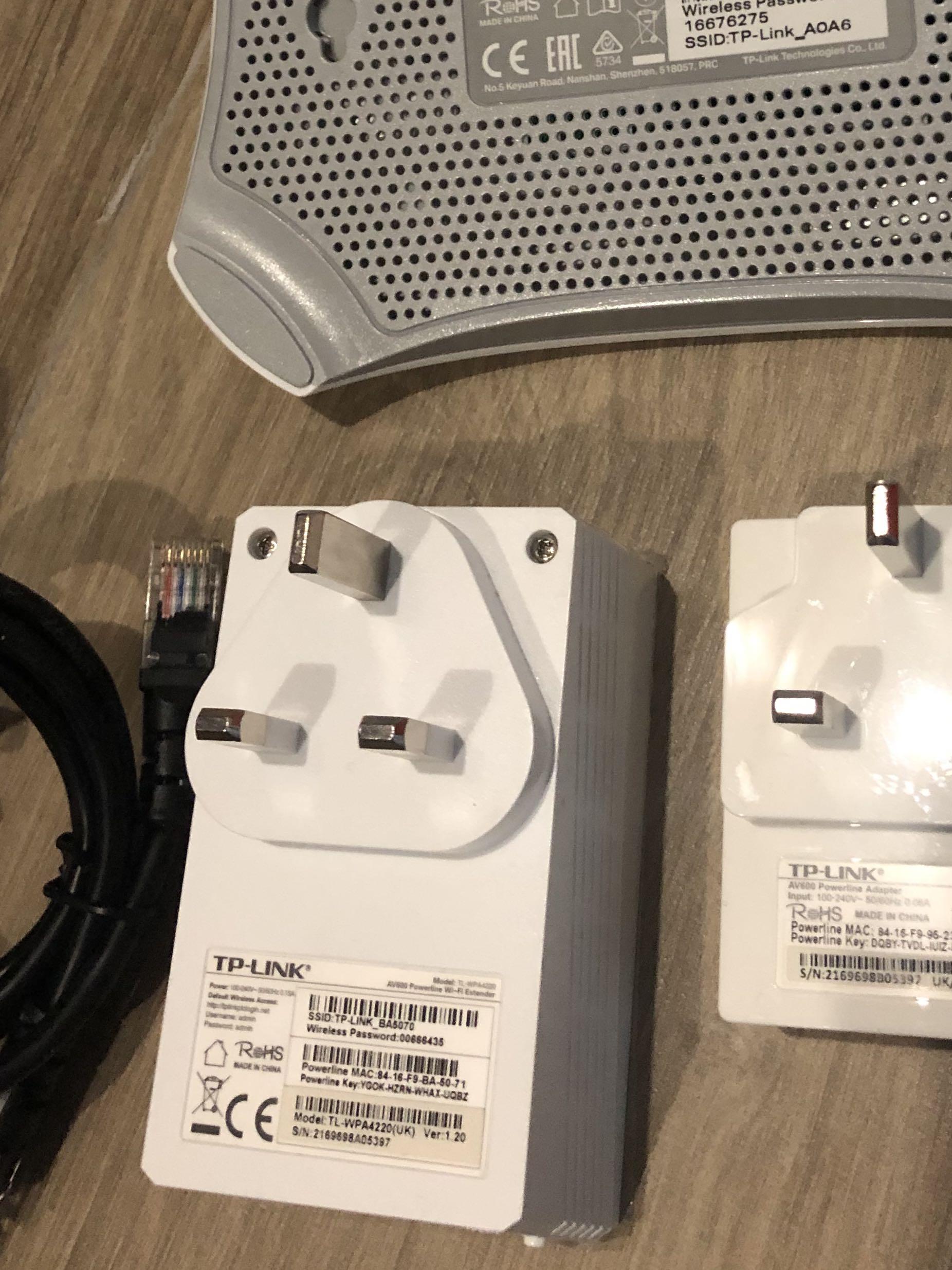 TP Link router (TL-WR840N) + WIFI extender (TL-WPA4220KIT), 電腦＆科技, 電腦周邊 ...