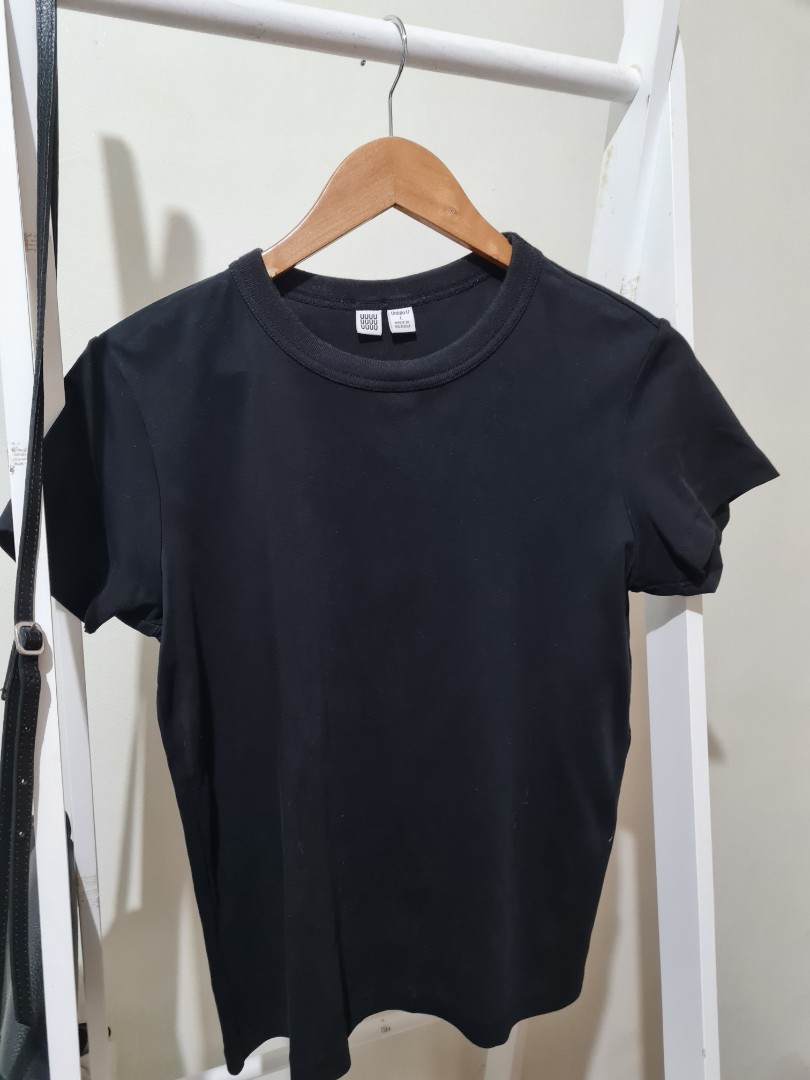 Uniqlo U Black Shirt, Women's Fashion, Tops, Shirts on Carousell