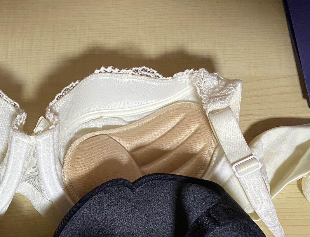 Wacoal White Bra B80/36B (from Beauty Secret Collection), Women's Fashion, New Undergarments ...