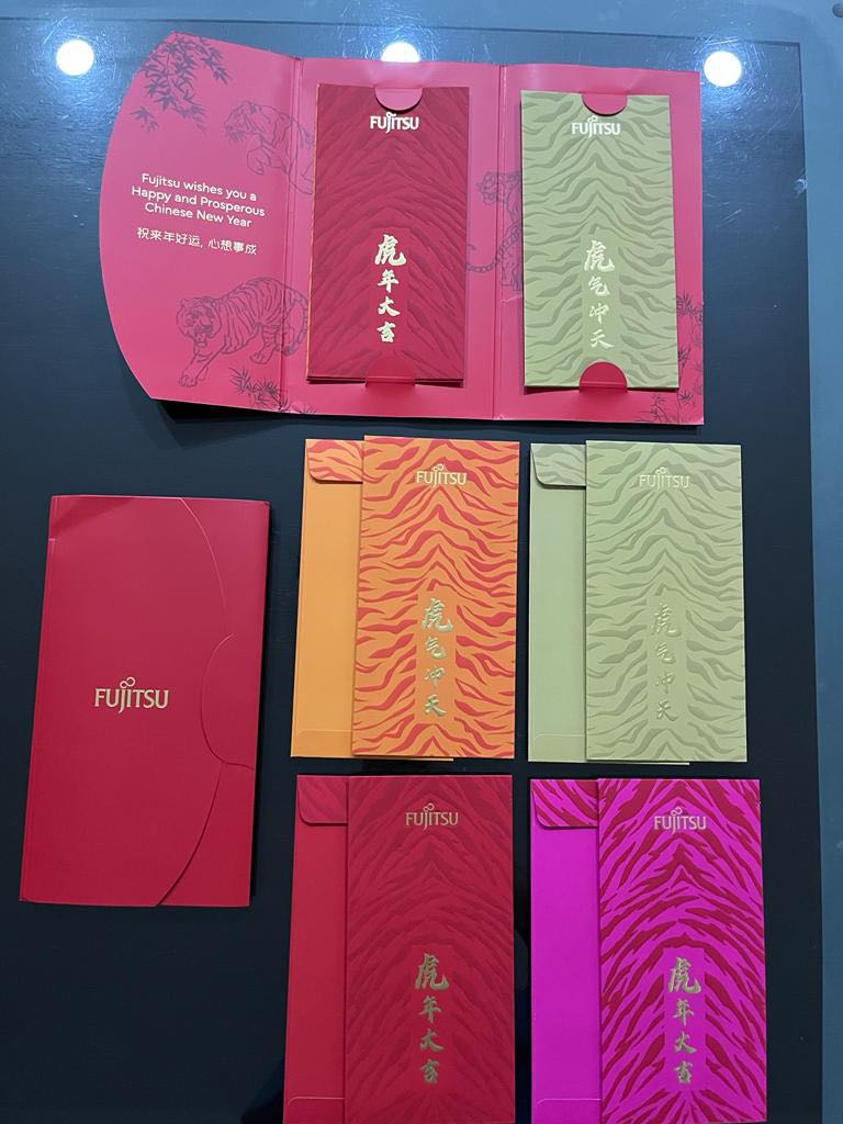 8 pcs Ang pows, Everything Else on Carousell