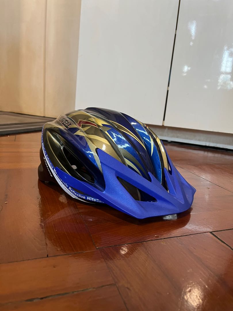 二手 藍色單車頭盔 防護裝備 ｜Second hand Helmet, 運動產品, 單車及配件, 單車 - Carousell