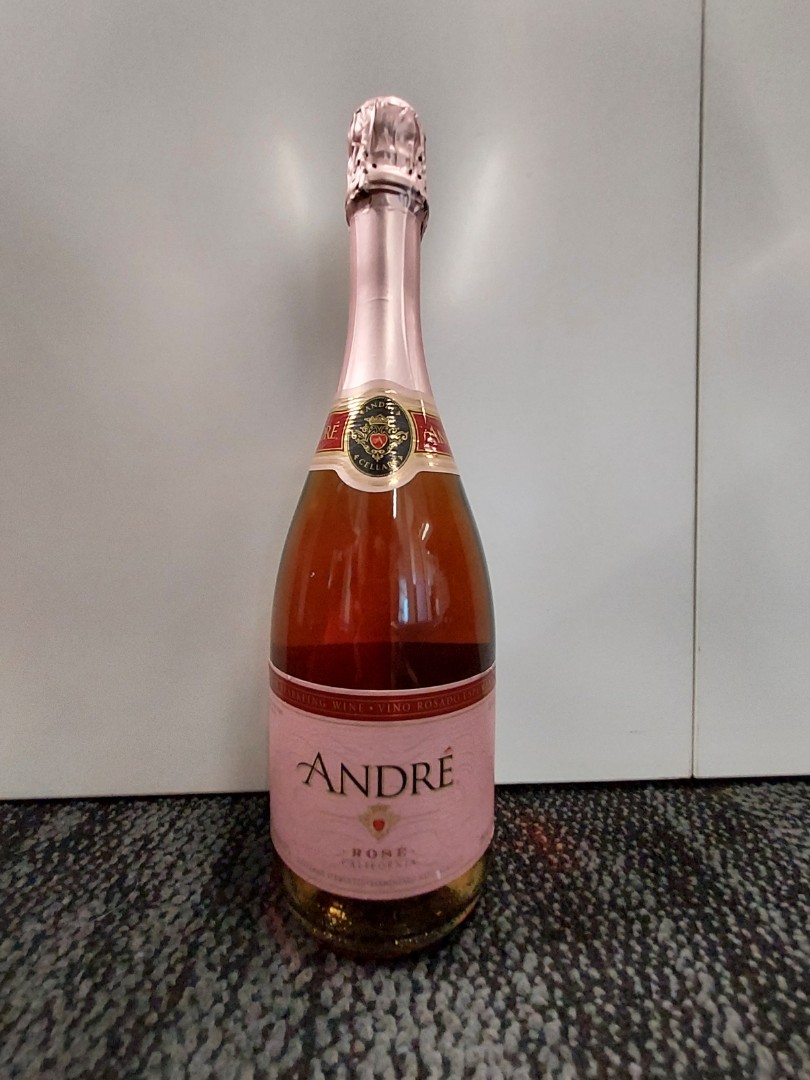 Andre Rose Sparkling Wine 750ml, Food & Drinks, Alcoholic Beverages on ...