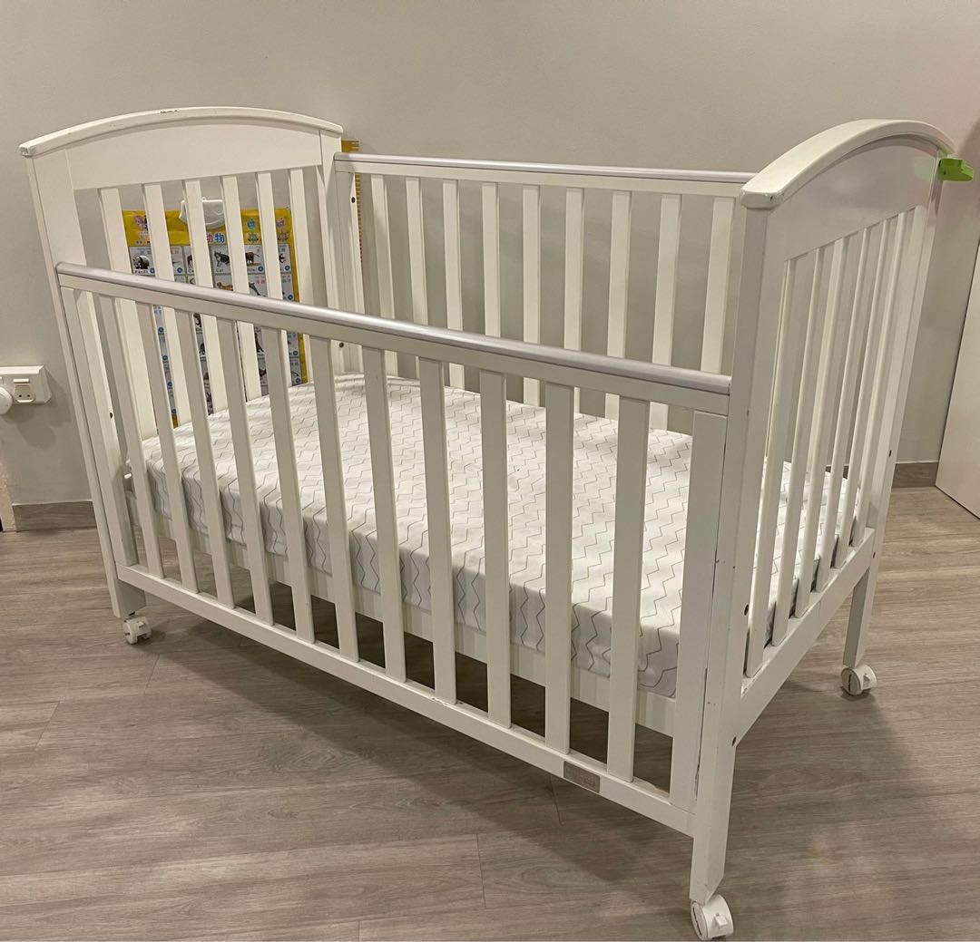 Babyhood Classic Curve Cot, Babies & Kids, Baby Nursery & Kids ...