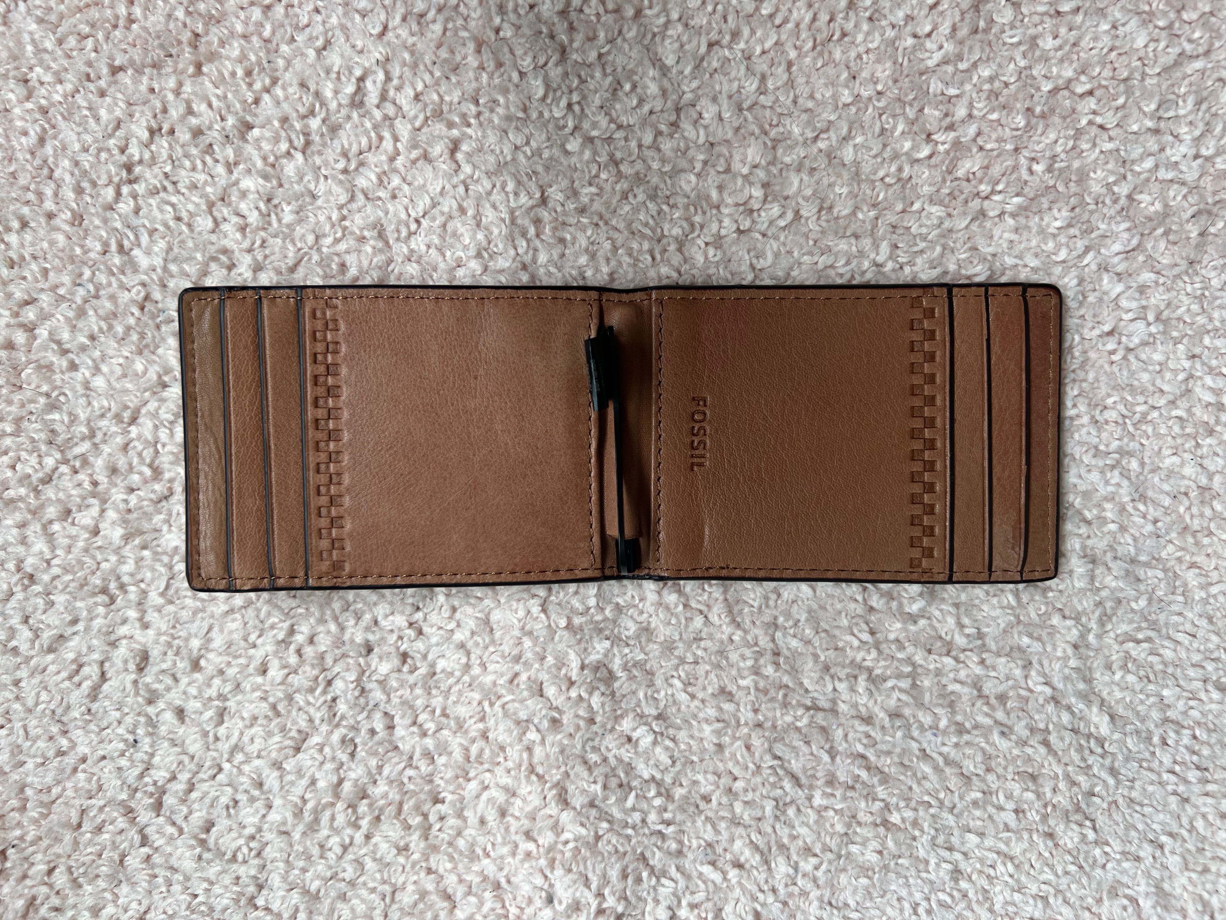 Fossil money clip, Men's Fashion, Watches & Accessories, Wallets & Card ...