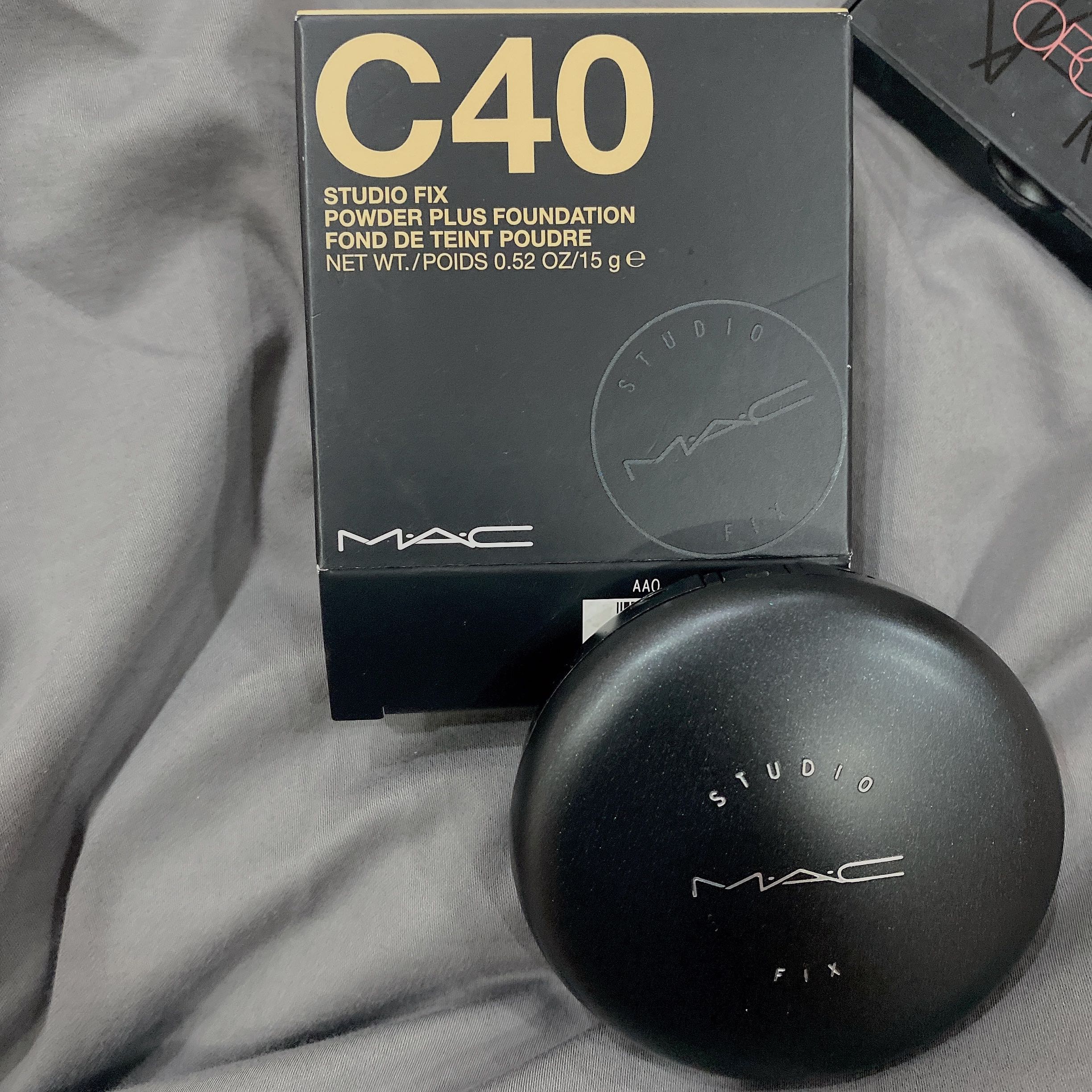 Mac Studio fix powder foundation in shade C40, Beauty & Personal Care ...