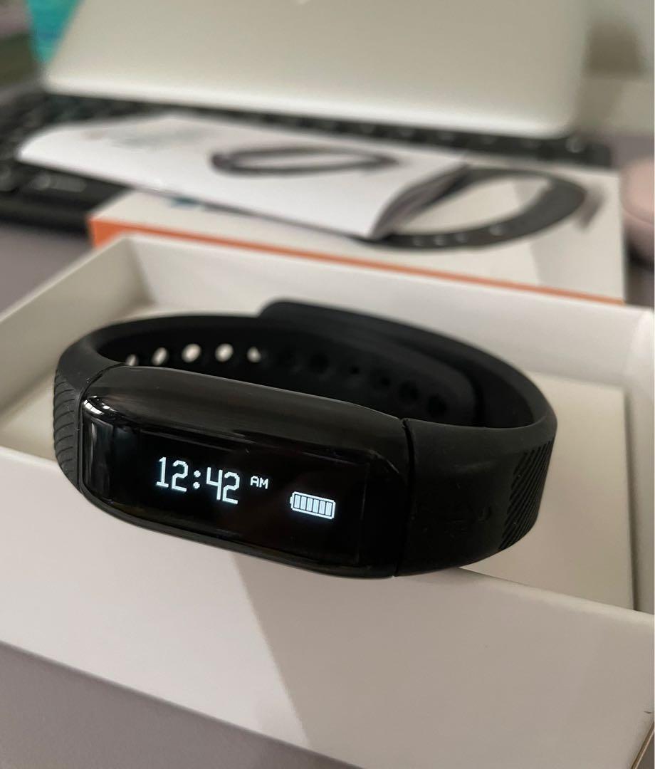 Max buzz watch and steps count, Mobile Phones & Gadgets, Wearables ...