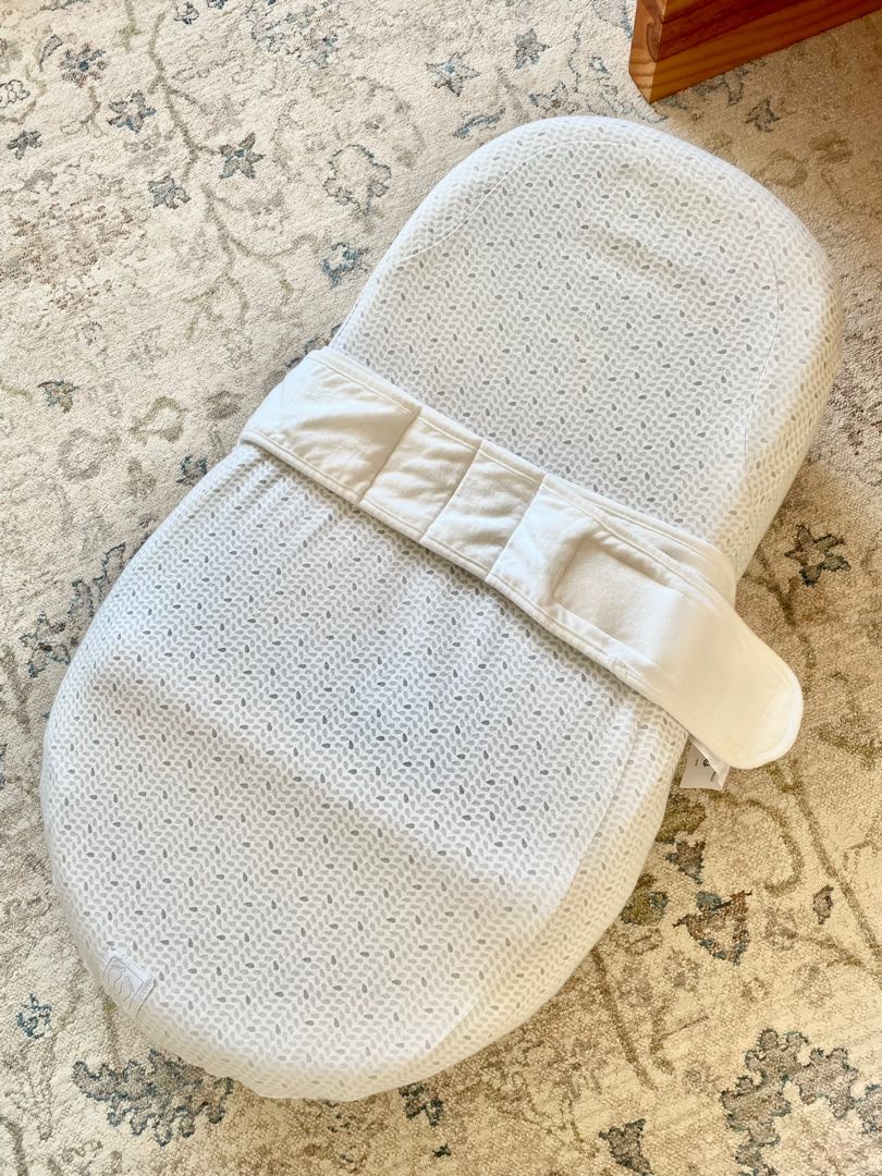 Red castle cocoon baby, 兒童＆孕婦用品, 兒童傢具, 兒童傢具 - 小童床 - Carousell