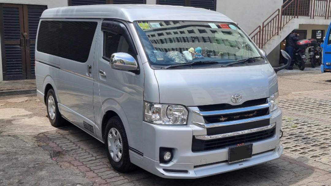 Toyota Hiace Super GL Mid-Roof van/minibus passenger charter 12 seater ...