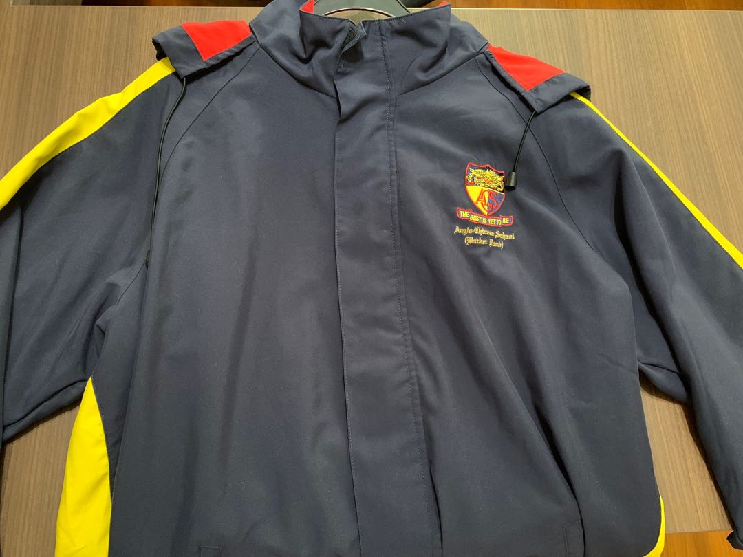 ACS Barker Road Windbreaker/Jacket, Men's Fashion, Coats, Jackets and ...